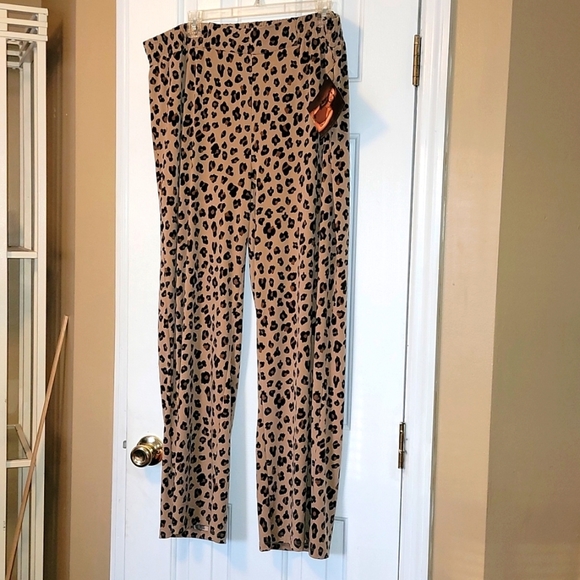 IMAN | Pants & Jumpsuits | Nwt Iman Global Chic Xp Leopard Print Slinky ...